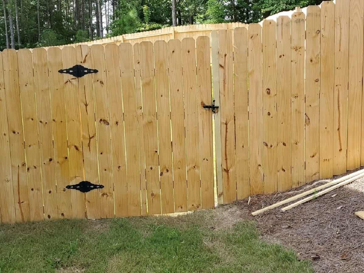 Wooden Fence installation - Complete Landscape Pros